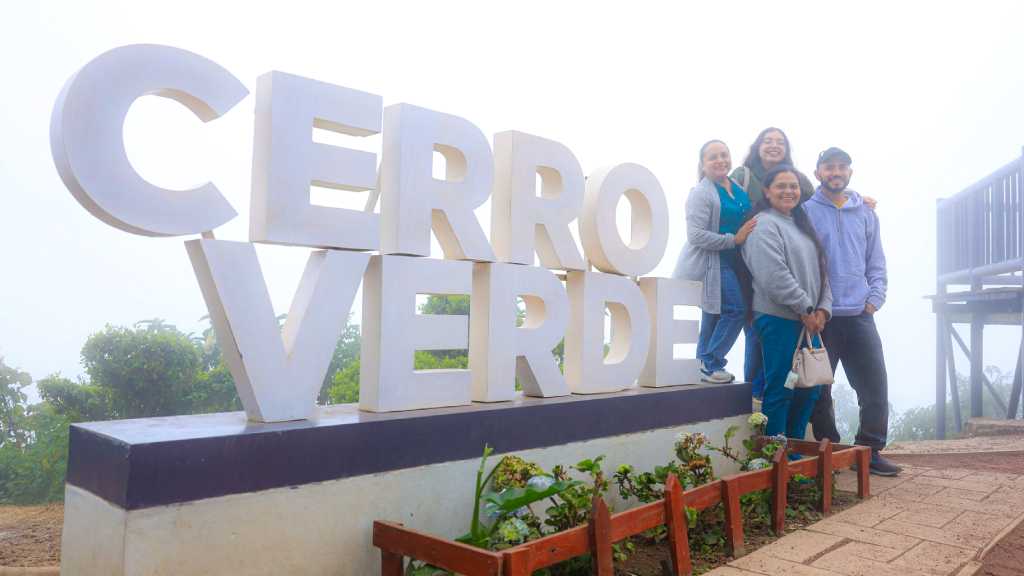 Parque Cerro Verde visitado por turistas nacionales y extranjeros - CNH ...